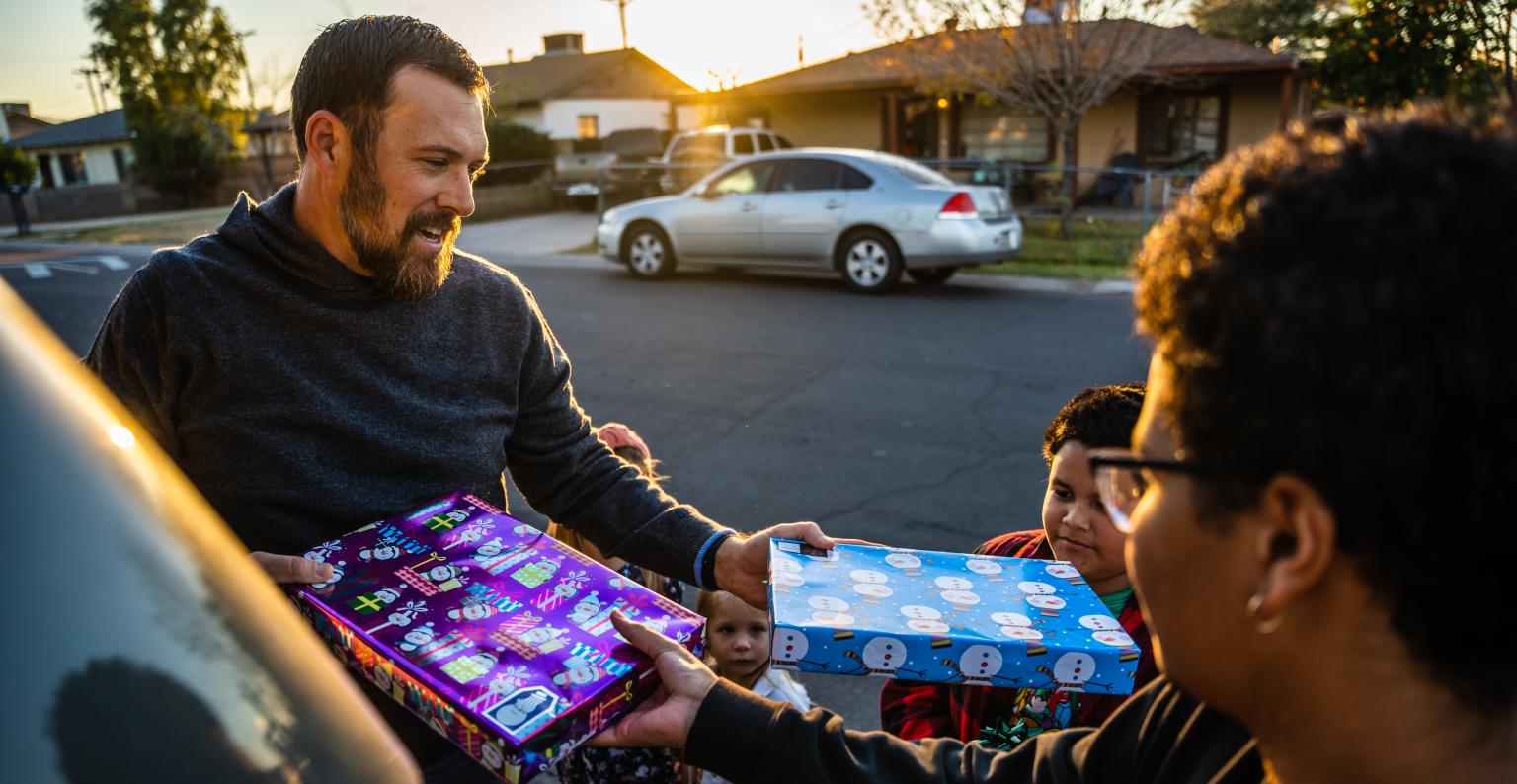 5 ways to give back this holiday season! - The Catholic Sun