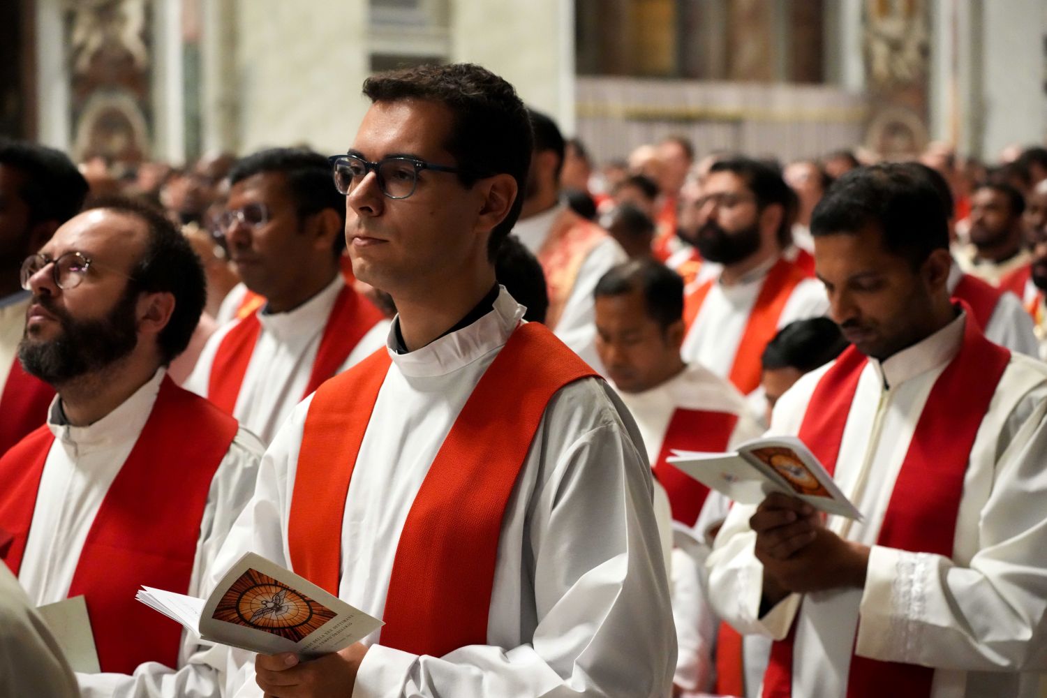 Pope thanks priests, encourages them to share responsibilities with ...