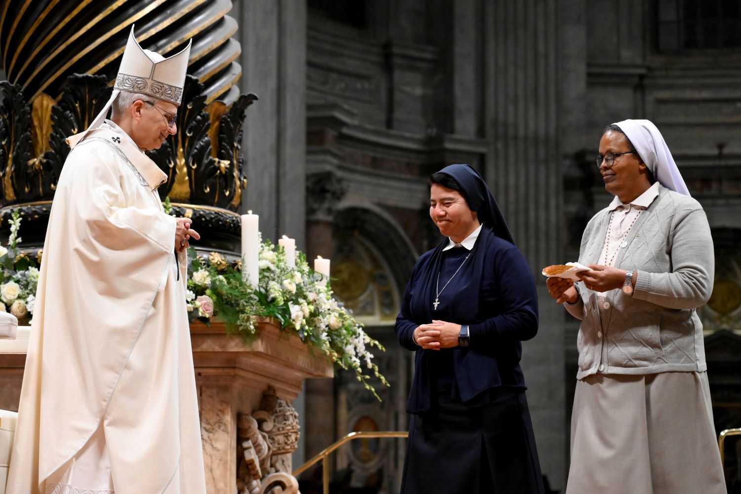 Pope praises religious for courageous witness serving the marginalized ...